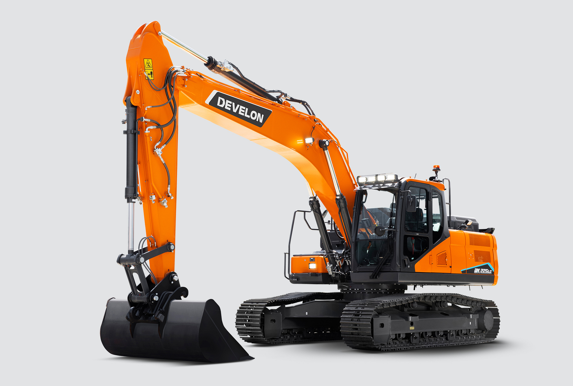 Excavadoras sobre orugas develon DX225LCA-7M - VialFe