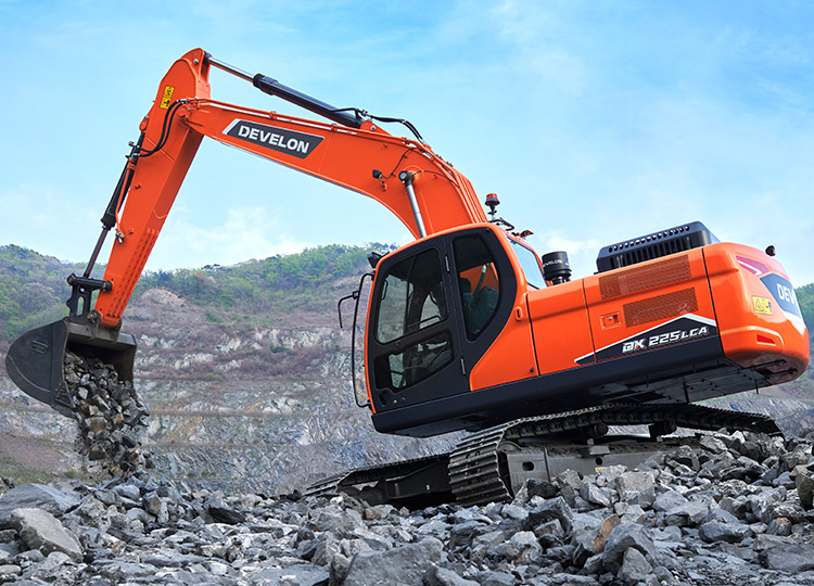 Excavadoras sobre orugas develon DX225LCA-7M - VialFe