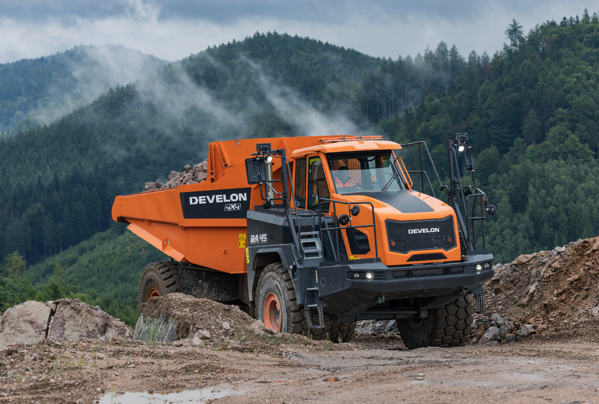 Camiones articulados develon DA45 - VialFe