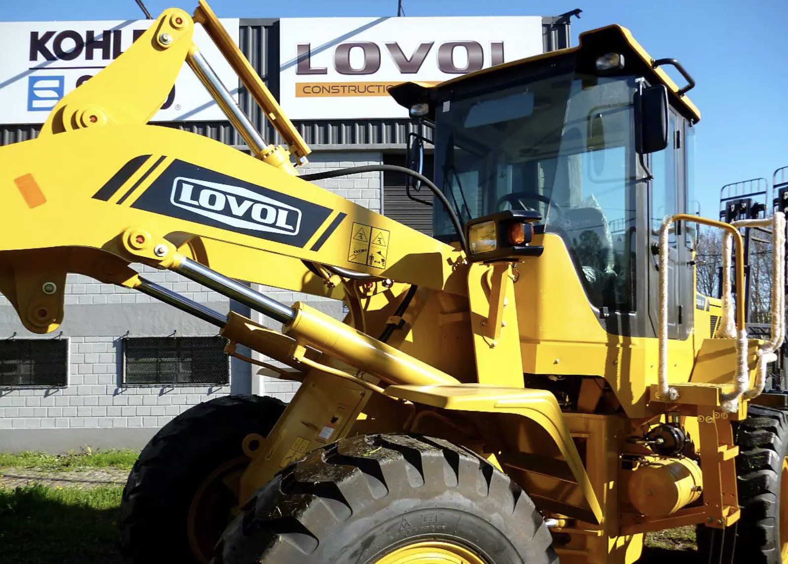Cargadoras frontales lovol FL938 - VialFe