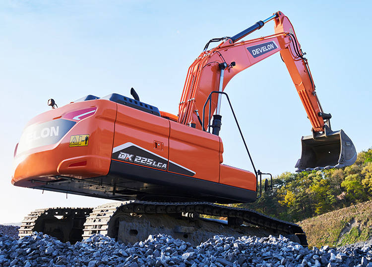 Excavadoras sobre orugas develon DX225LCA-7M - VialFe
