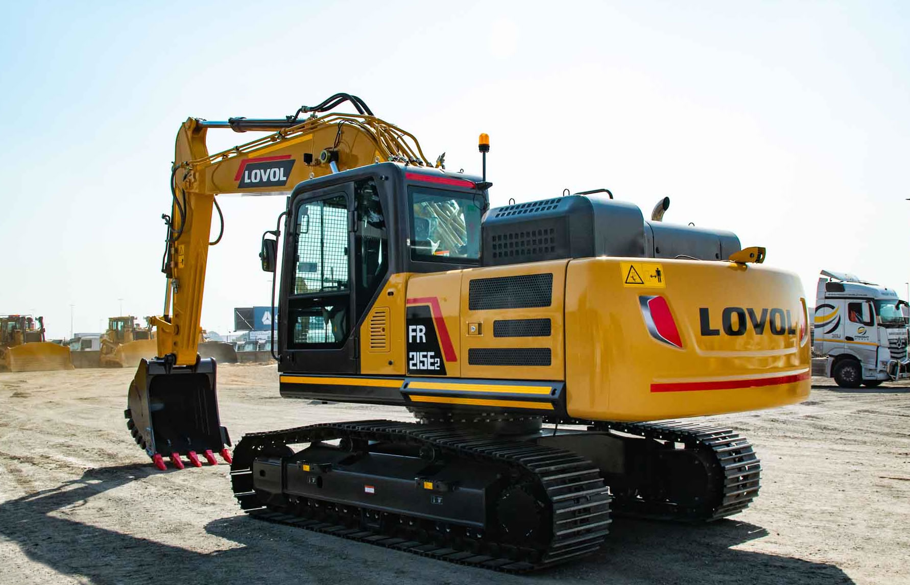 Excavadoras sobre orugas lovol FR215 - VialFe