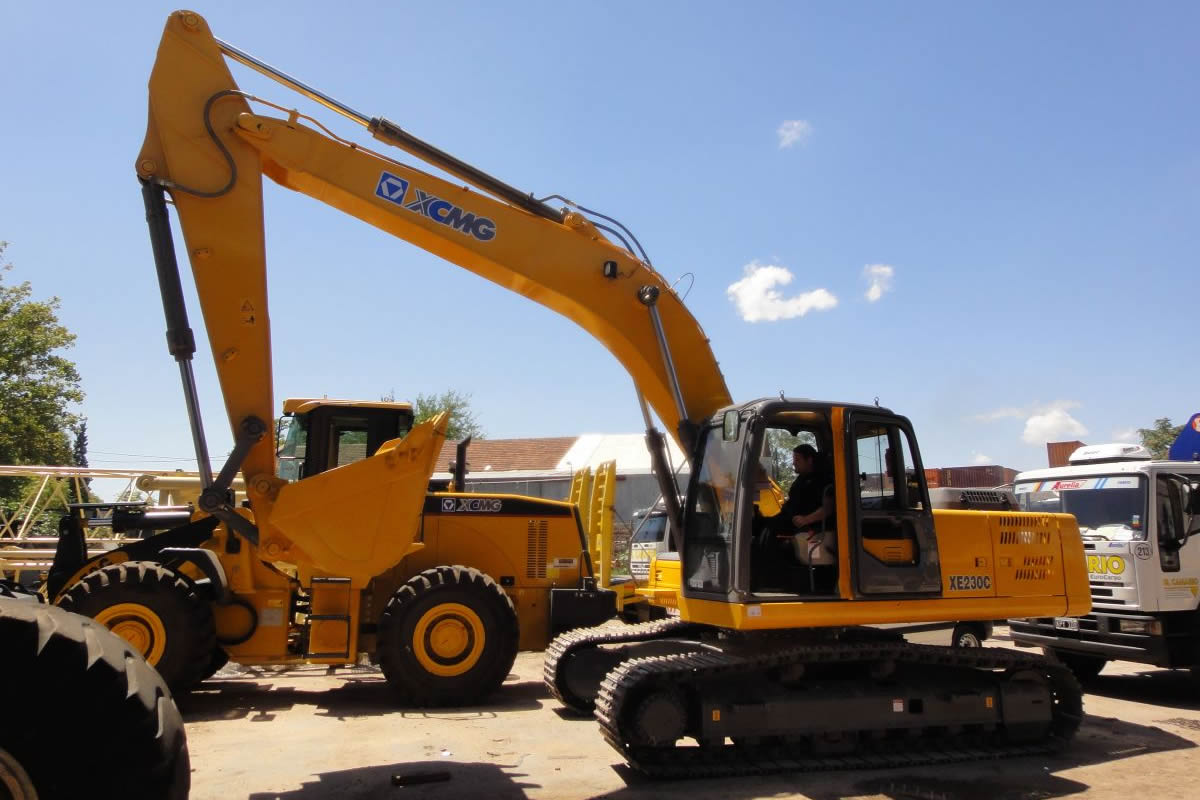 Excavadoras sobre orugas xcmg XE230C - VialFe