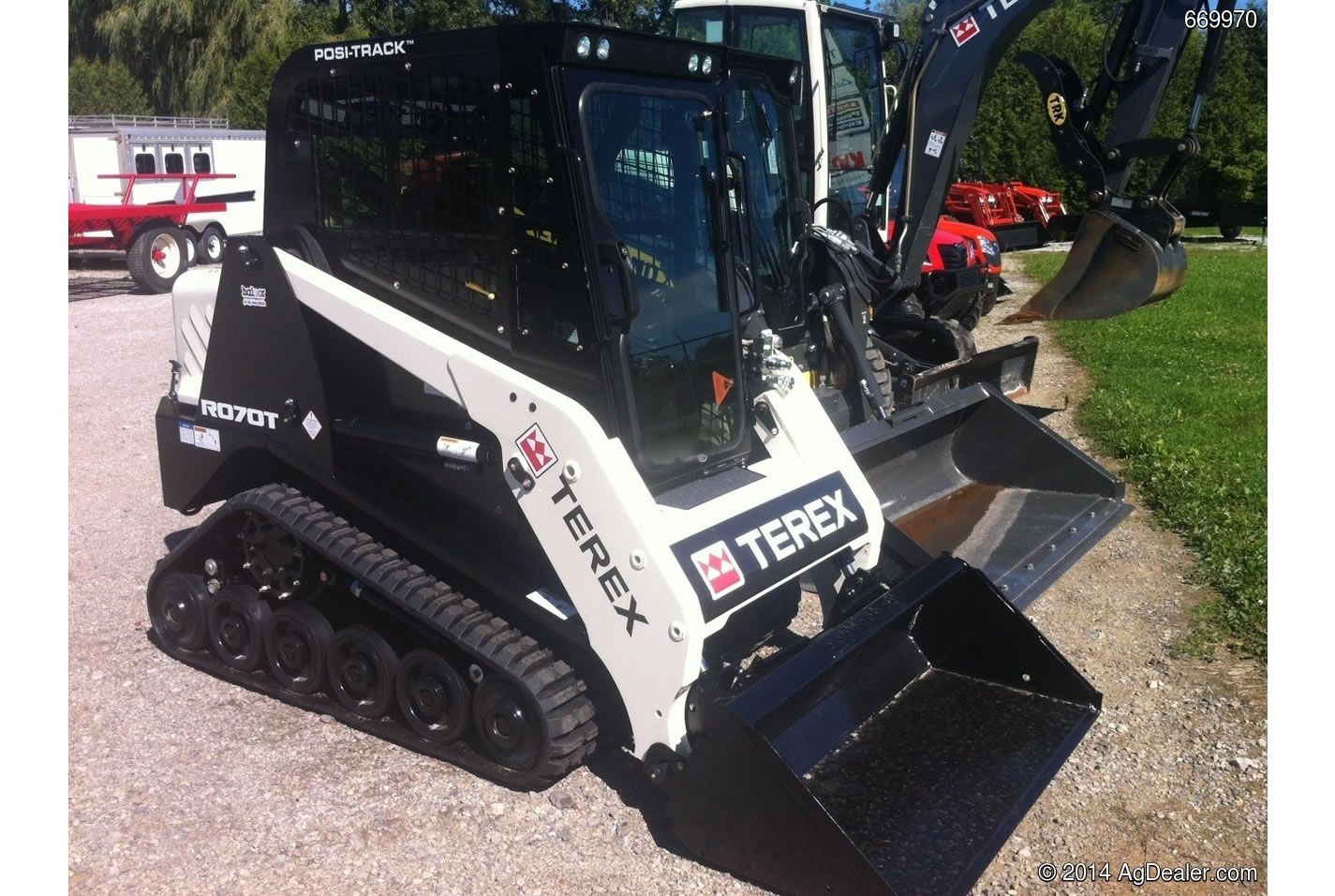 Minicargadoras sobre orugas terex R070T - VialFe
