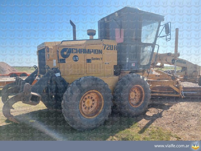 Motoniveladoras Champion 720A Serie V - VialFe