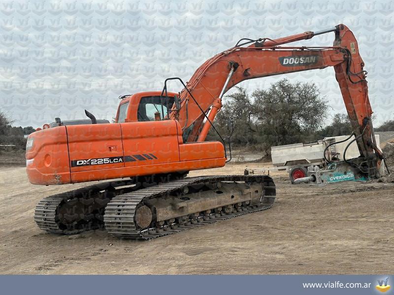 Excavadoras Doosan DX225LCA - VialFe